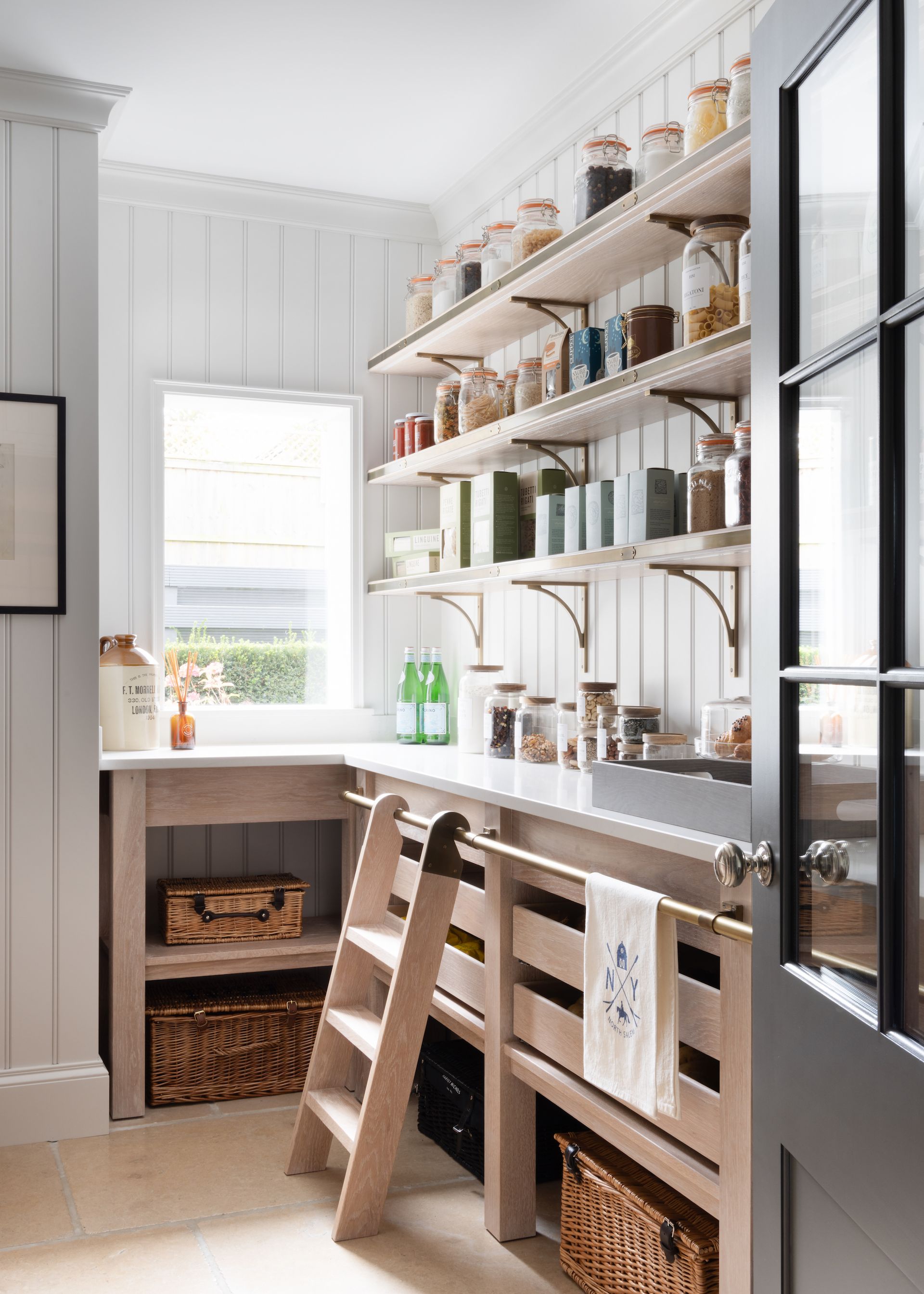 10 Ladder Kitchen Cabinet Ideas to Make More of High Storage | Livingetc