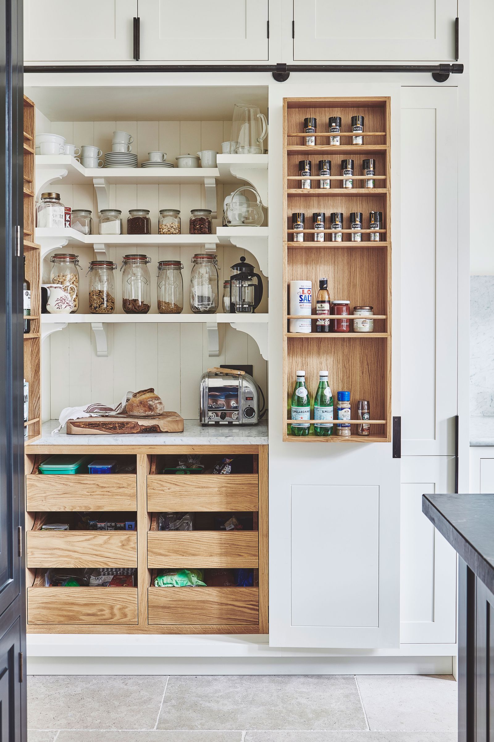How to organize, declutter and store kitchen appliances | Livingetc