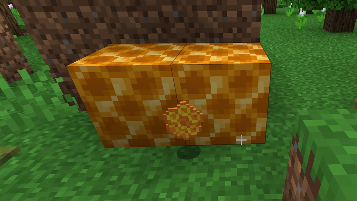 How to get Minecraft honeycomb and what to craft with it | GamesRadar+