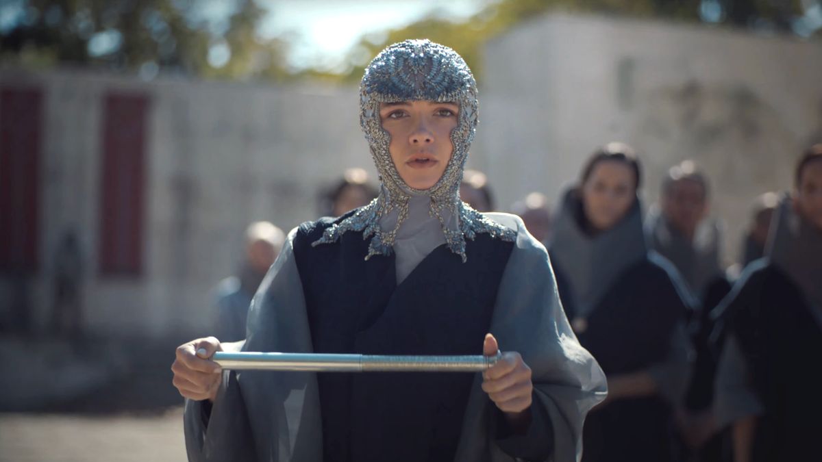 Fans Had A Lot Of Thoughts About Florence Pugh’s Clay-Covered Dune 3 ...