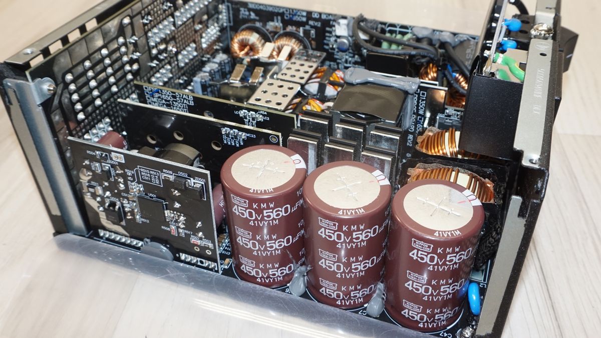 FSP MEGA TI 1650W Titanium power supply review | Tom's Hardware