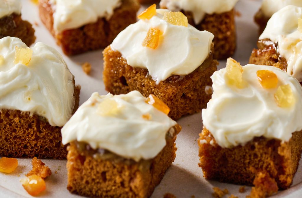 Mini gingerbread cakes | GoodtoKnow