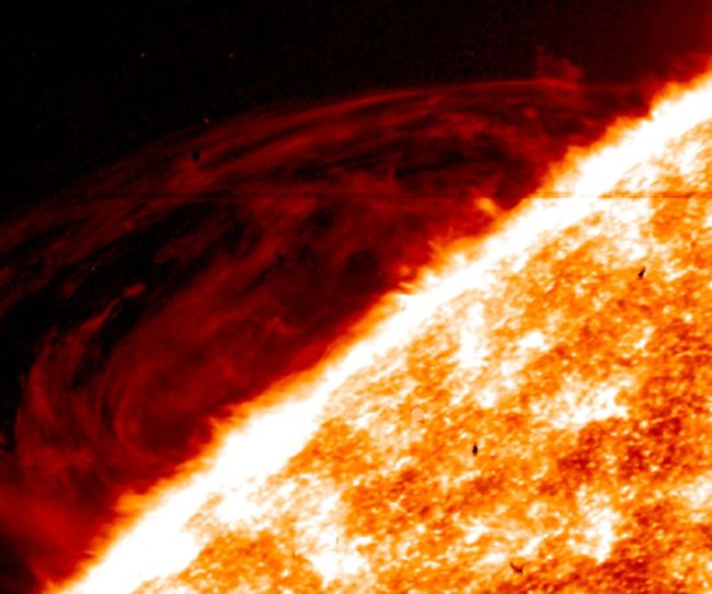 NASA Spacecraft Captures Unprecedented Views of the Sun's Mystery Layer ...