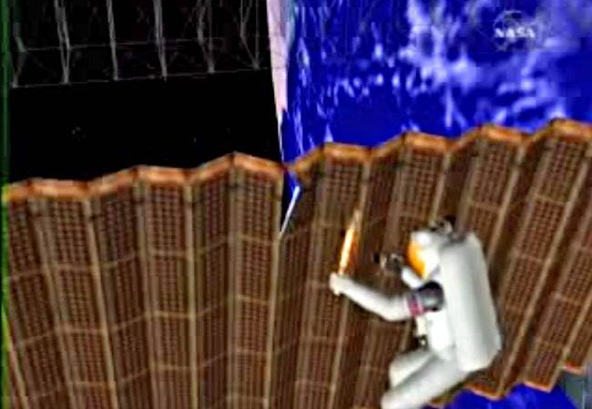 Astronauts Ready for Solar Wing Surgery | Space