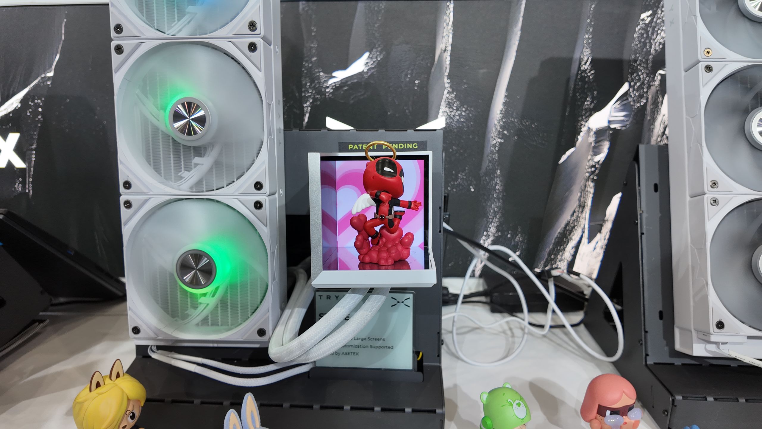 Tryx's new AIO cooler features two LCD screens and a display shelf ...