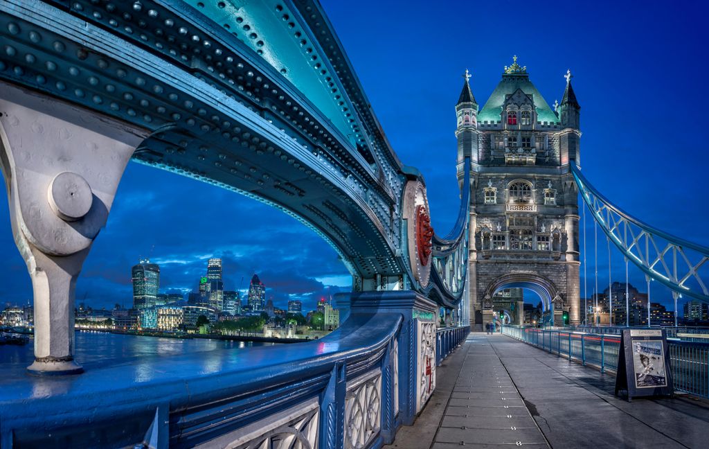 Curious Questions: How does Tower Bridge work? And why was it built ...