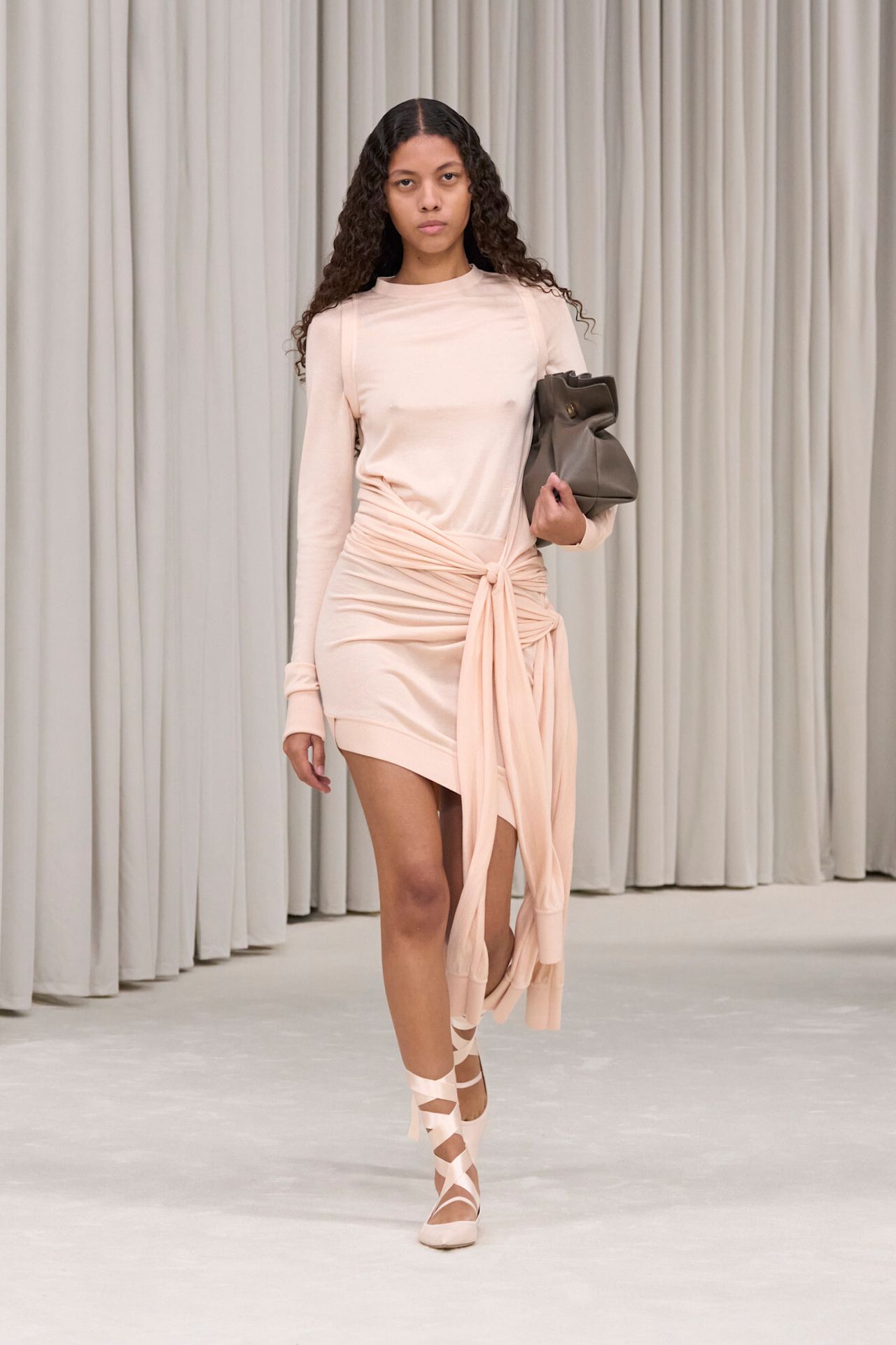 Powder Pink Is Going to Be 2025's Favourite Colour | Who What Wear