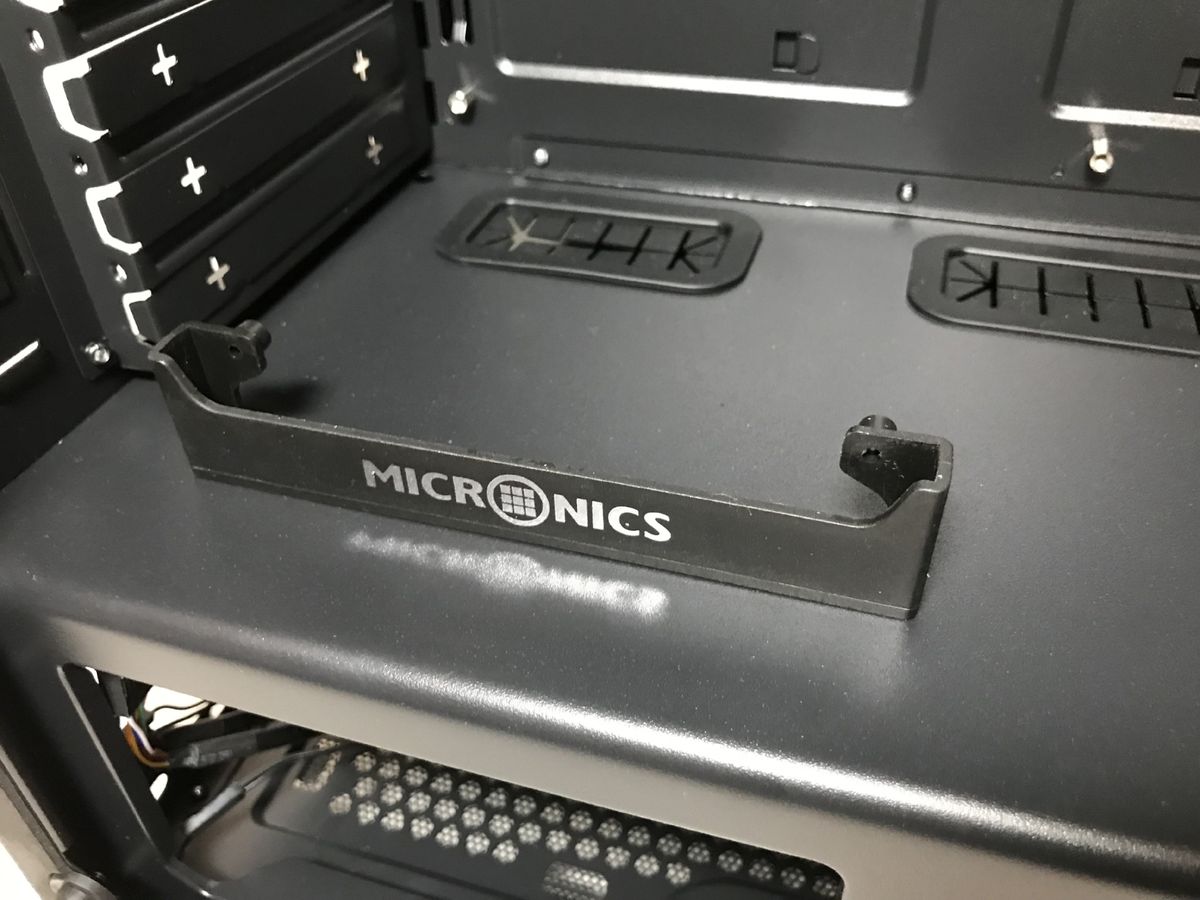 Micronics Master M400 Mid-Tower Case Review