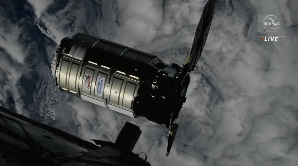 Cygnus cargo ship arrives at space station with only one working solar ...