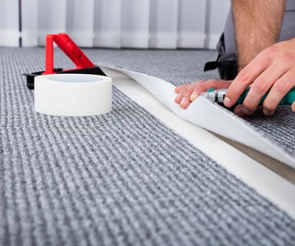 How to fix ripped carpet: 5 steps to restore its appearance | Homes and ...