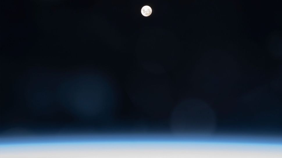 Astronaut shares stunning view of July's supermoon from space (photo ...