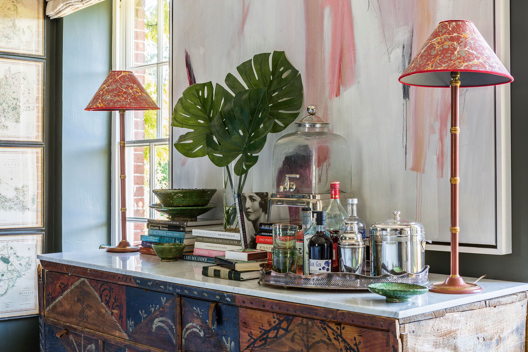 How to bring a change of tempo to a large drawing room with a sumptuous ...