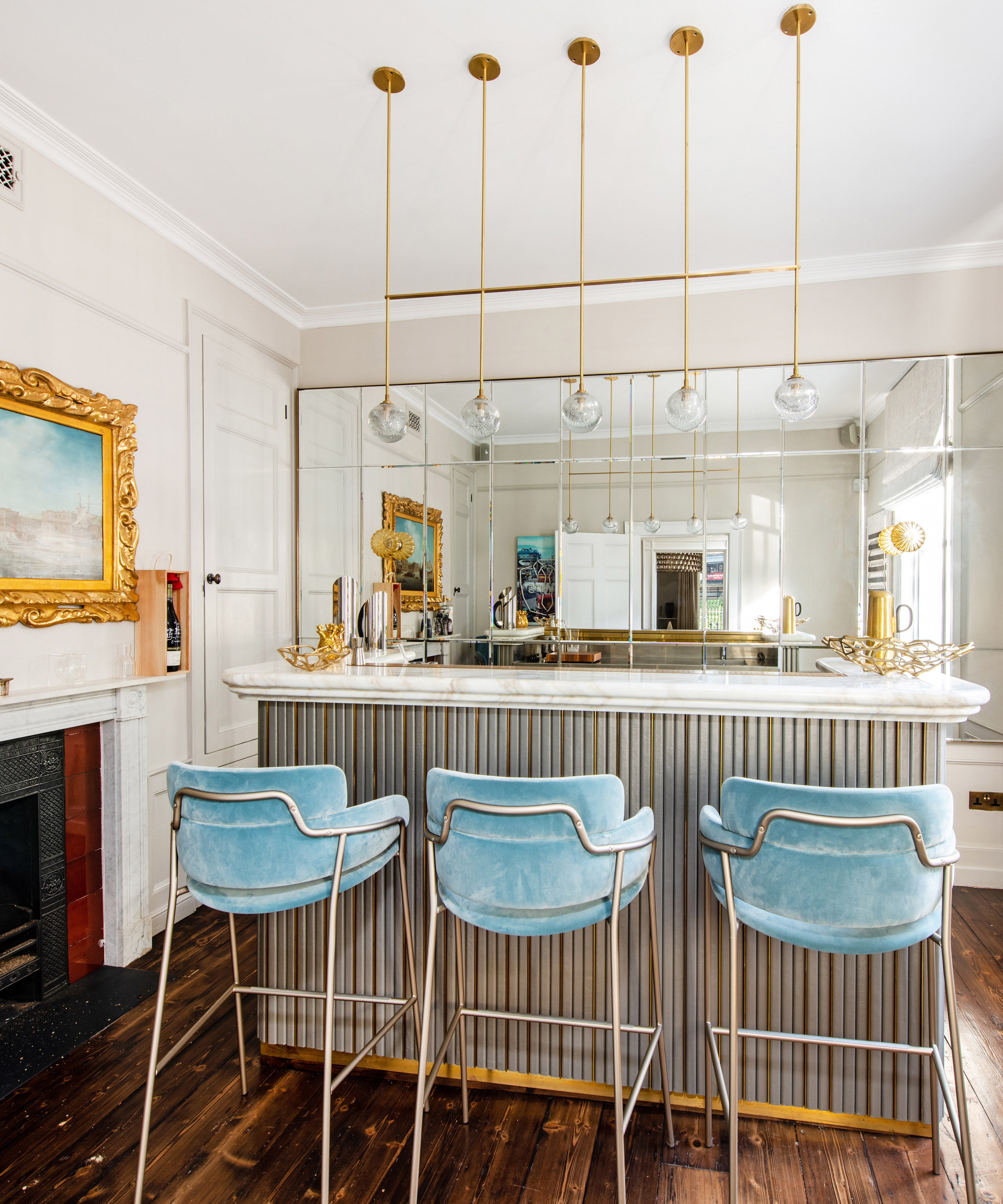 These 5 listed properties will inspire your next home bar | Livingetc