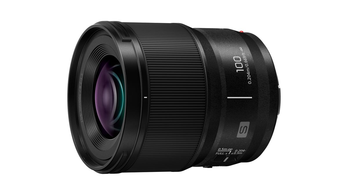 Panasonic announces a record-breaking macro lens for L-mount cameras ...