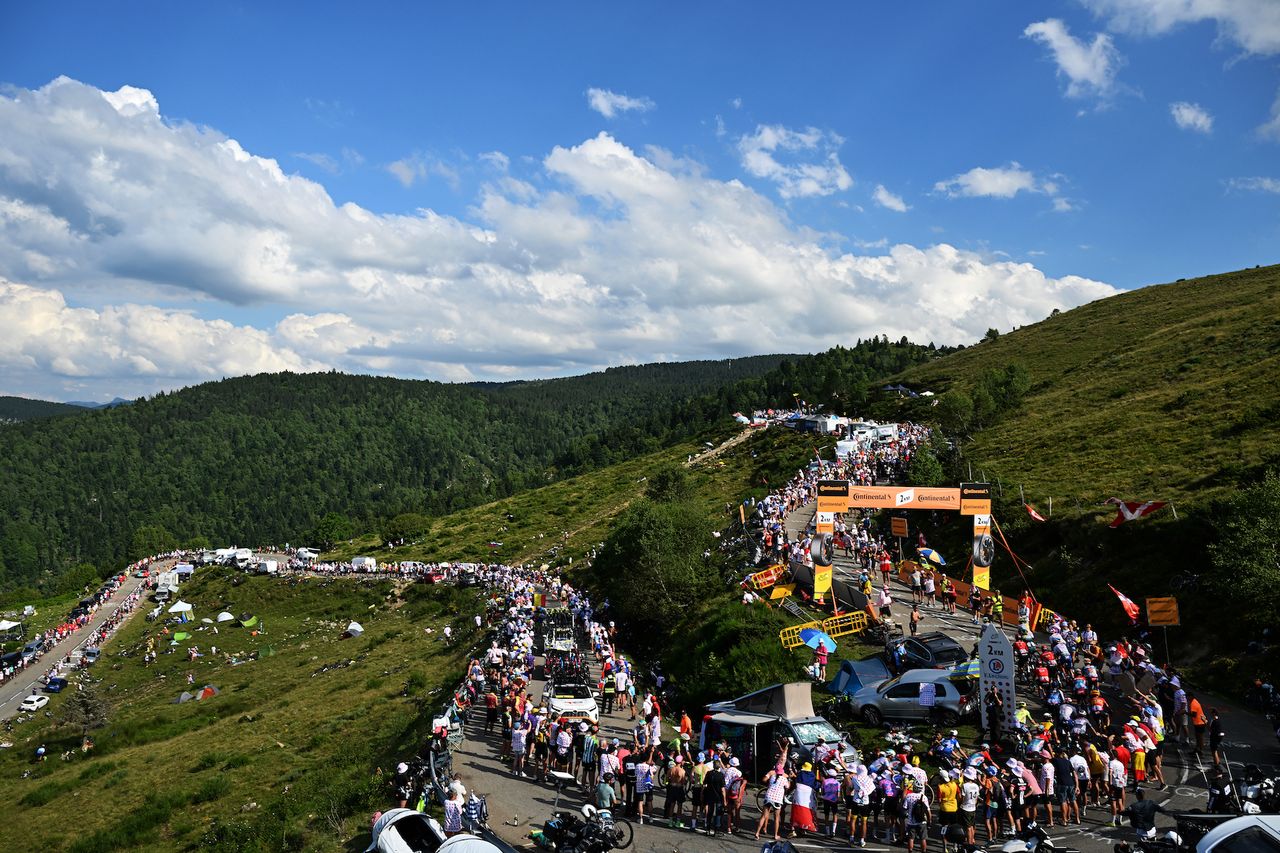 Who are the TV commentators for the Tour de France? Anchors, announcers ...