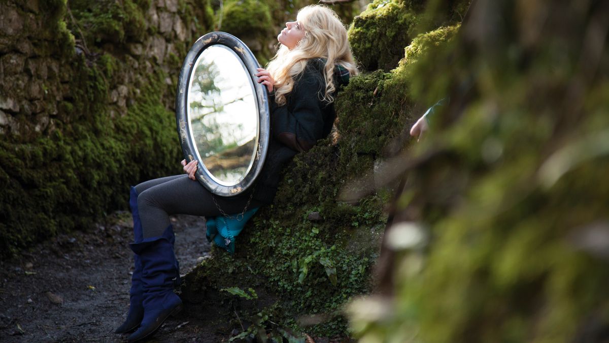 Photograph an optical illusion using a magic mirror | Digital Camera World
