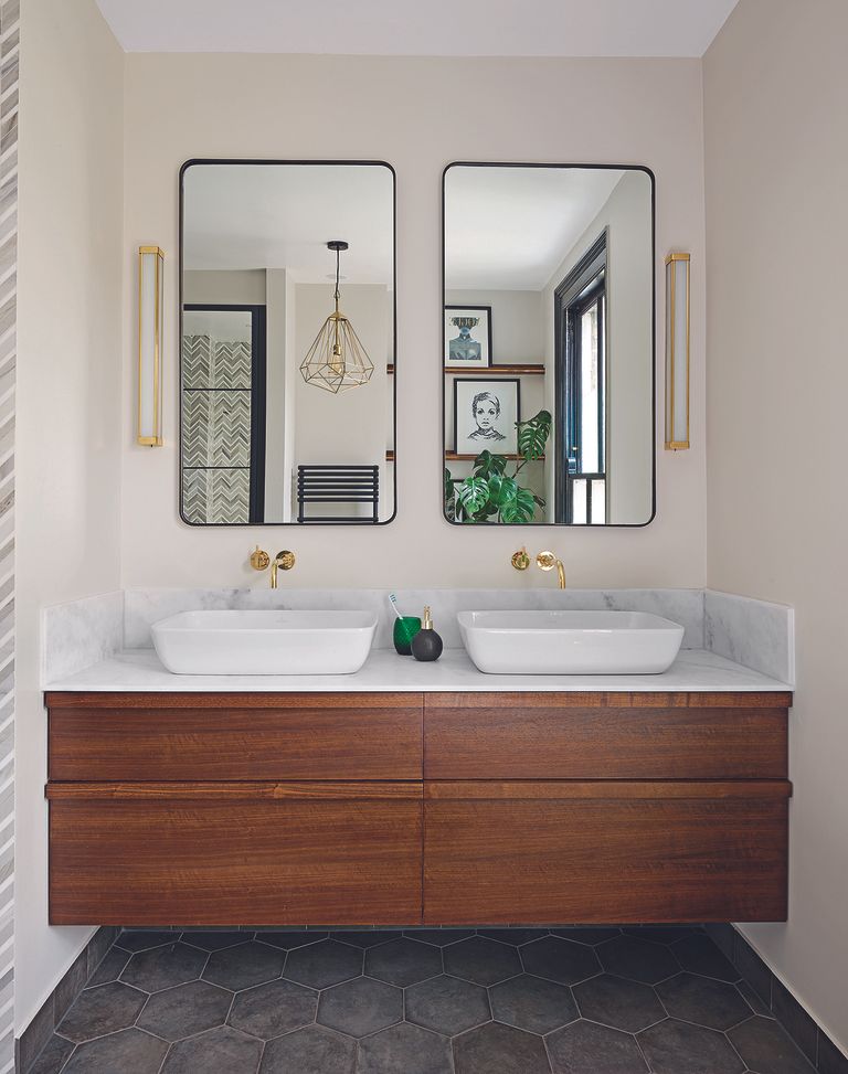 Here's all you need to know about staging a bathroom | Livingetc