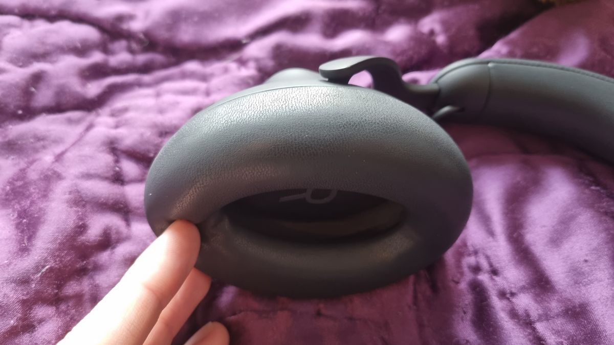 Alienware Pro Wireless gaming headset review | PC Gamer