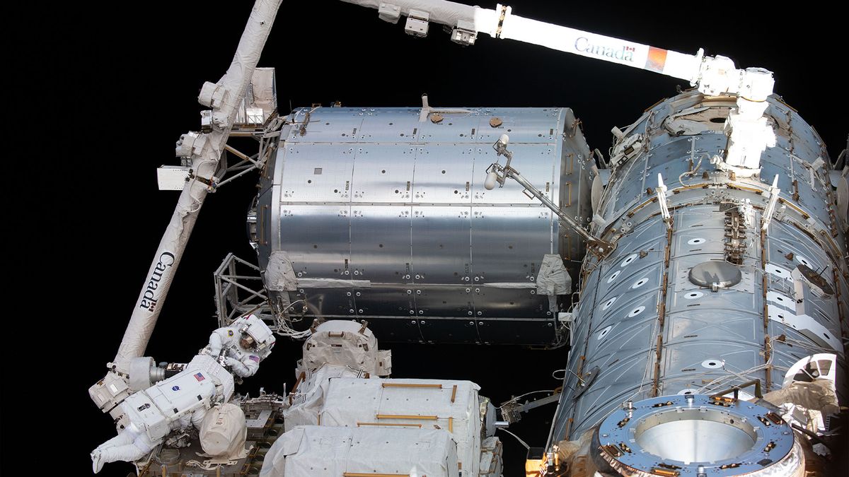15 jaw-dropping spacewalk images | Live Science