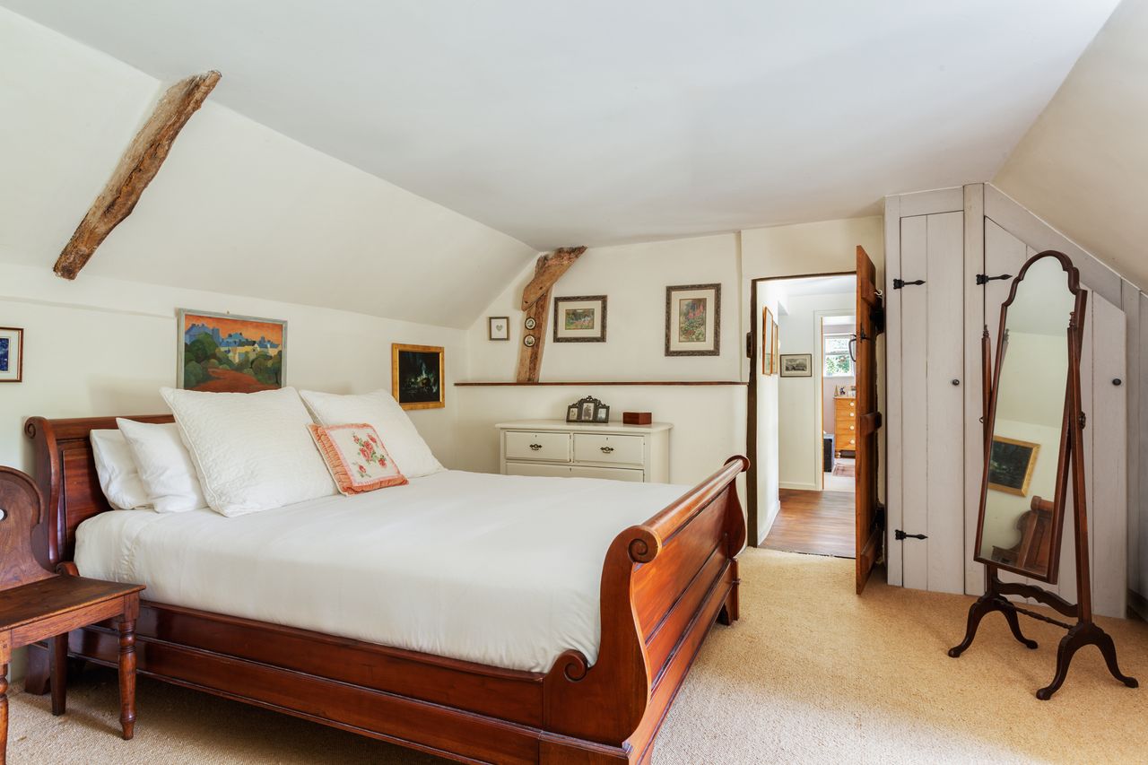 Real home: a pretty thatched house in Devon gets an update | Real Homes