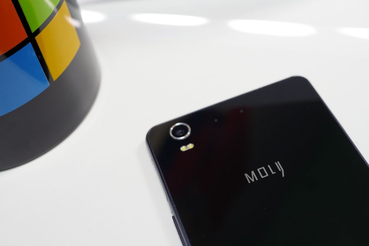 Coship Moly X1 unboxing and hands-on with the thinnest LTE Windows ...