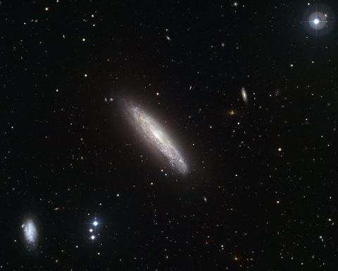 Starburst Galaxy Unleashes Gassy 'Superwind' | Space