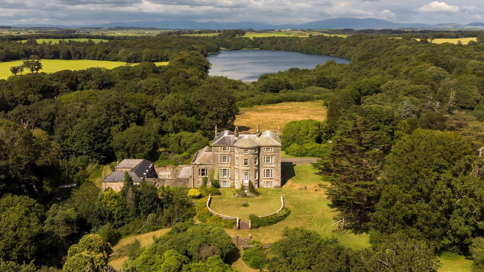 A grand country house and 329-acre estate for sale at £1.89 million ...