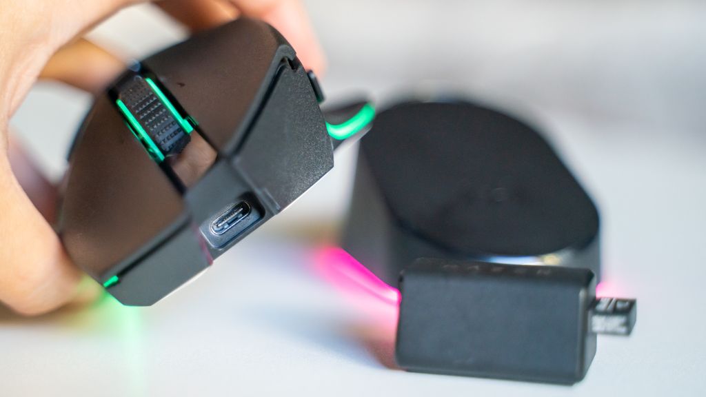 Logitech G502 X Plus VS Razer Basilisk V3 Pro: which gaming mouse is ...