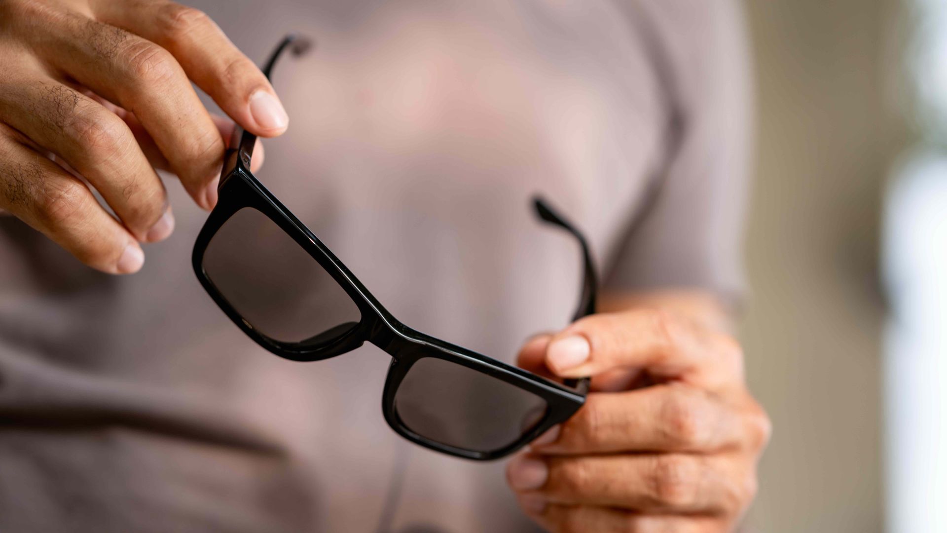 These 'smart' glasses don't boast an AI assistant, but they can turn ...