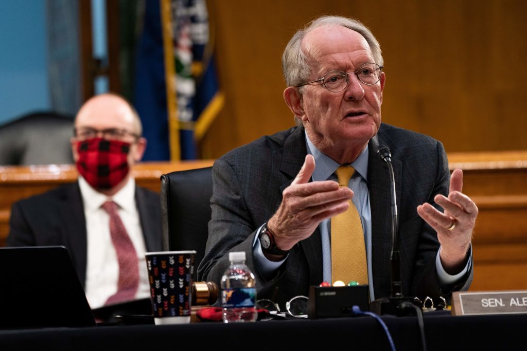 Sen. Lamar Alexander will self-isolate after staffer tests positive for ...