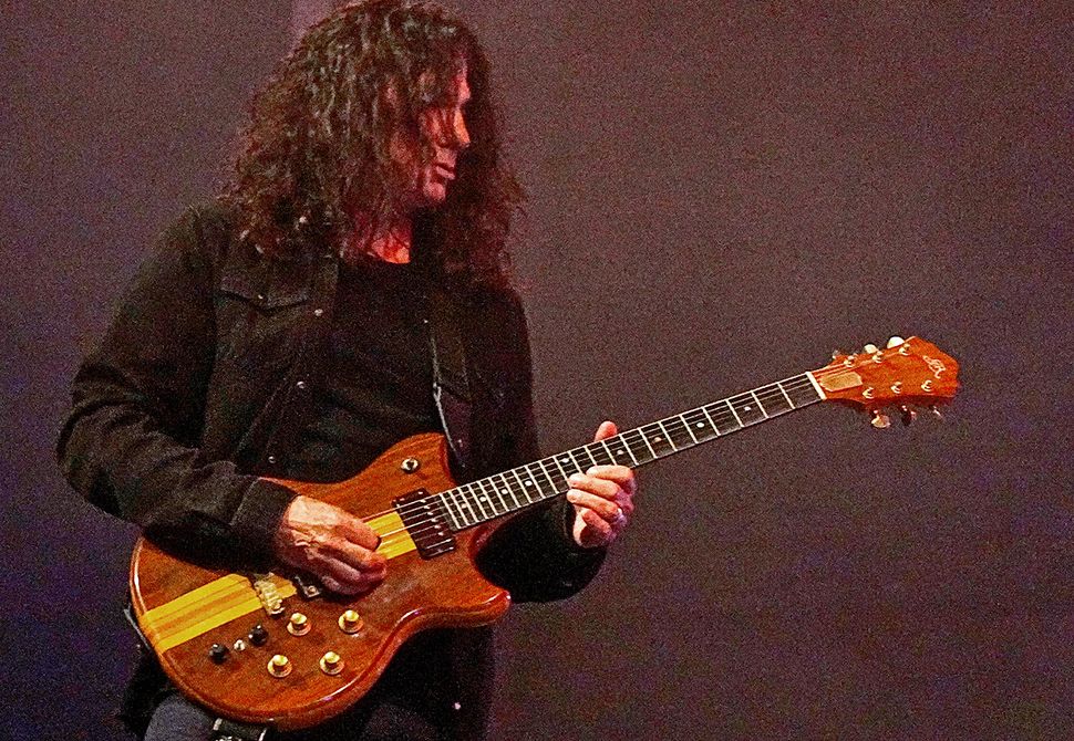 Larry LaLonde switched to PRS after losing guitars to fires | Guitar World