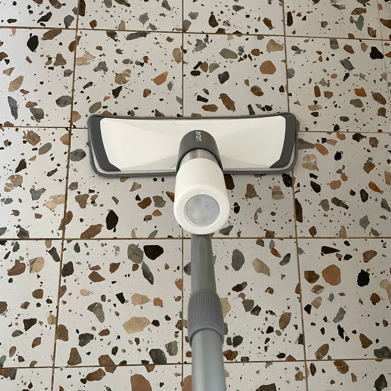 How to mop every type of floor the right way in 5 easy steps | Ideal Home