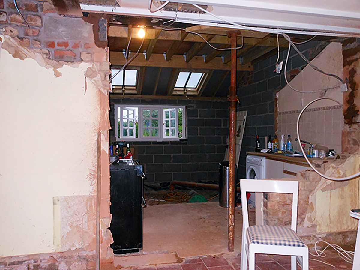 Renovating a House: The Ultimate Guide to Modernising a Home | Homebuilding