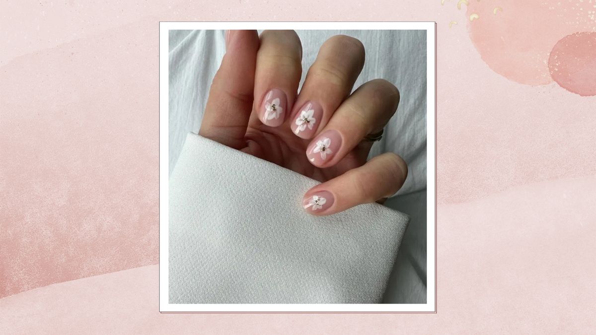 12 chic and minimalistic flower nails to wear this season | Woman & Home