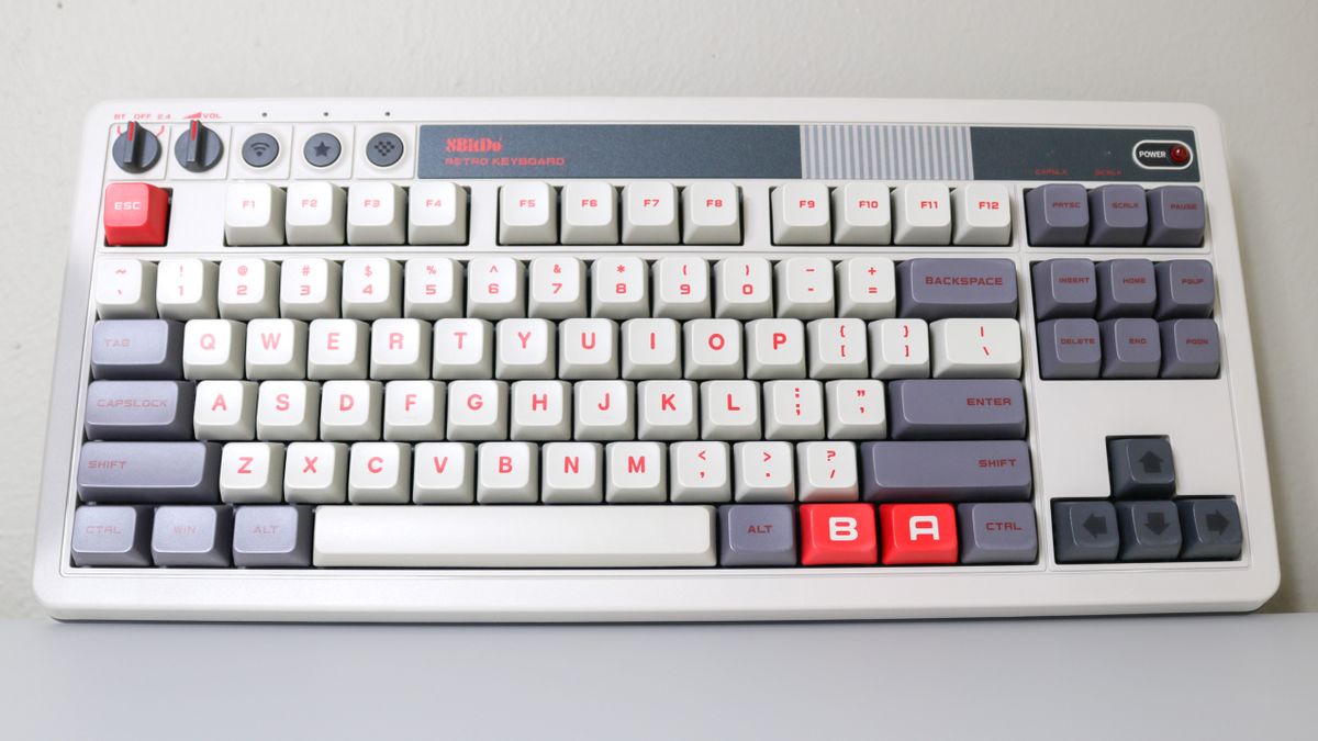 I used this NES-style mechanical keyboard for a week — and it’s great ...