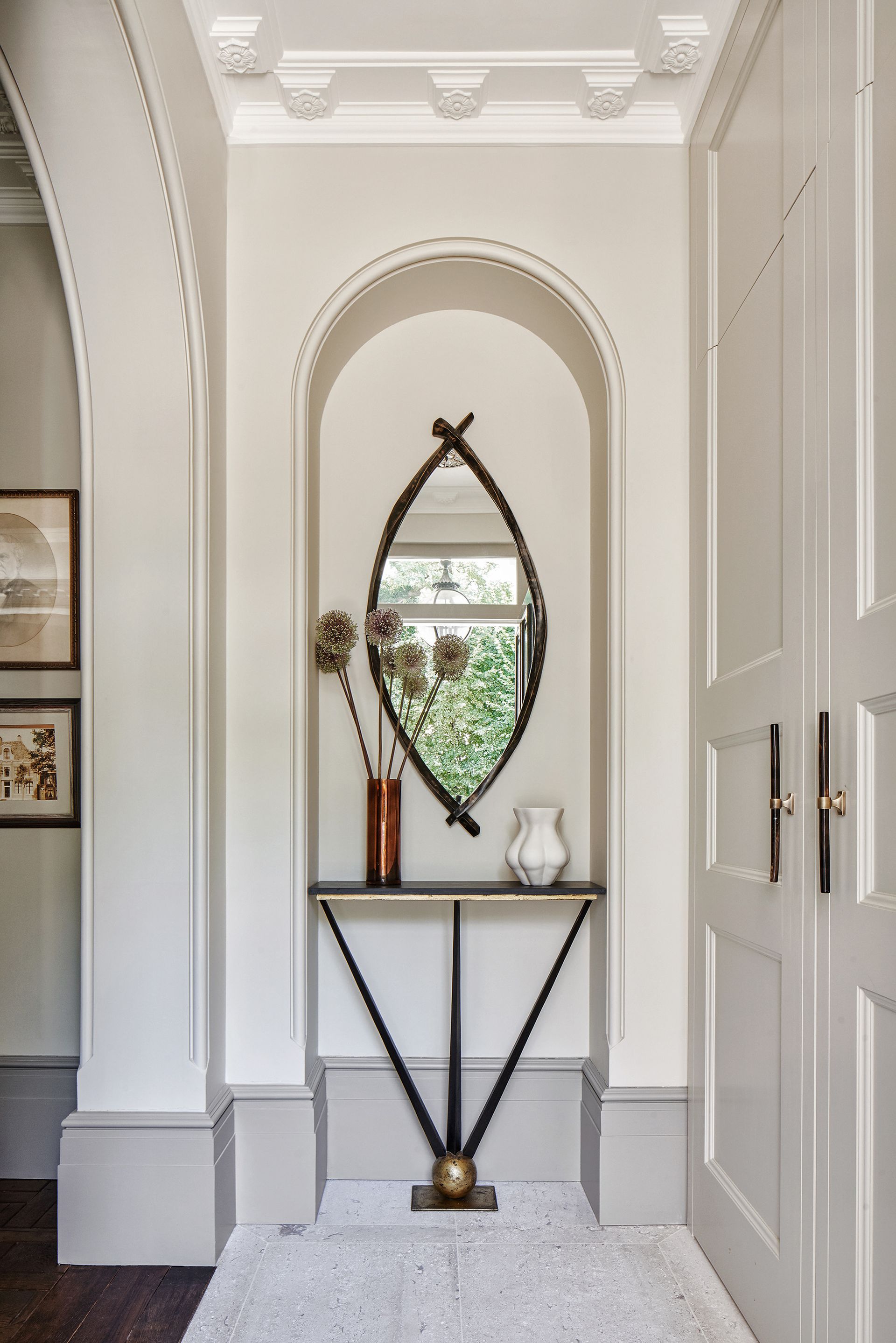 Hallway mirror ideas: 10 ways to brighten your entryway | Homes and Gardens