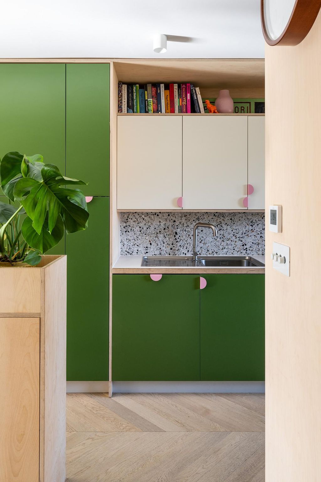 What are the Big Trends For Cabinet Pulls in 2024? | Livingetc