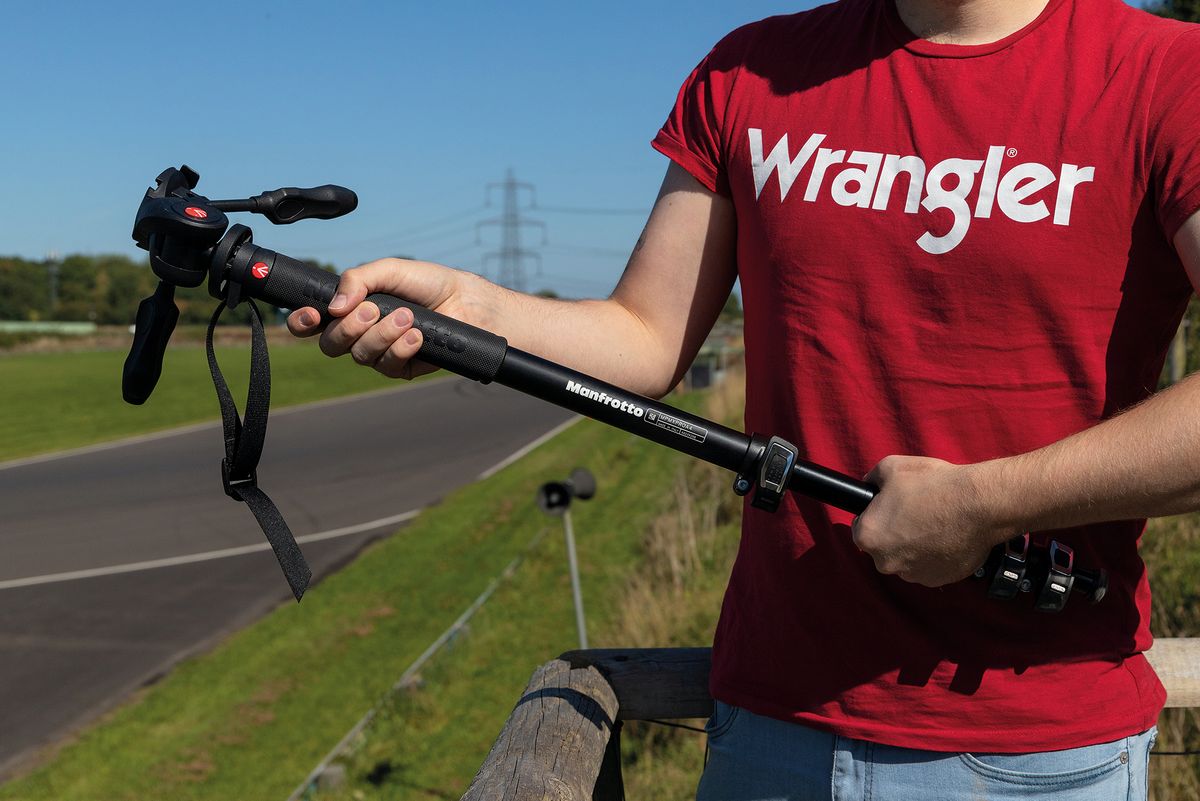 How to shoot motorsports with a monopod: get sharper shots, and no arm ...