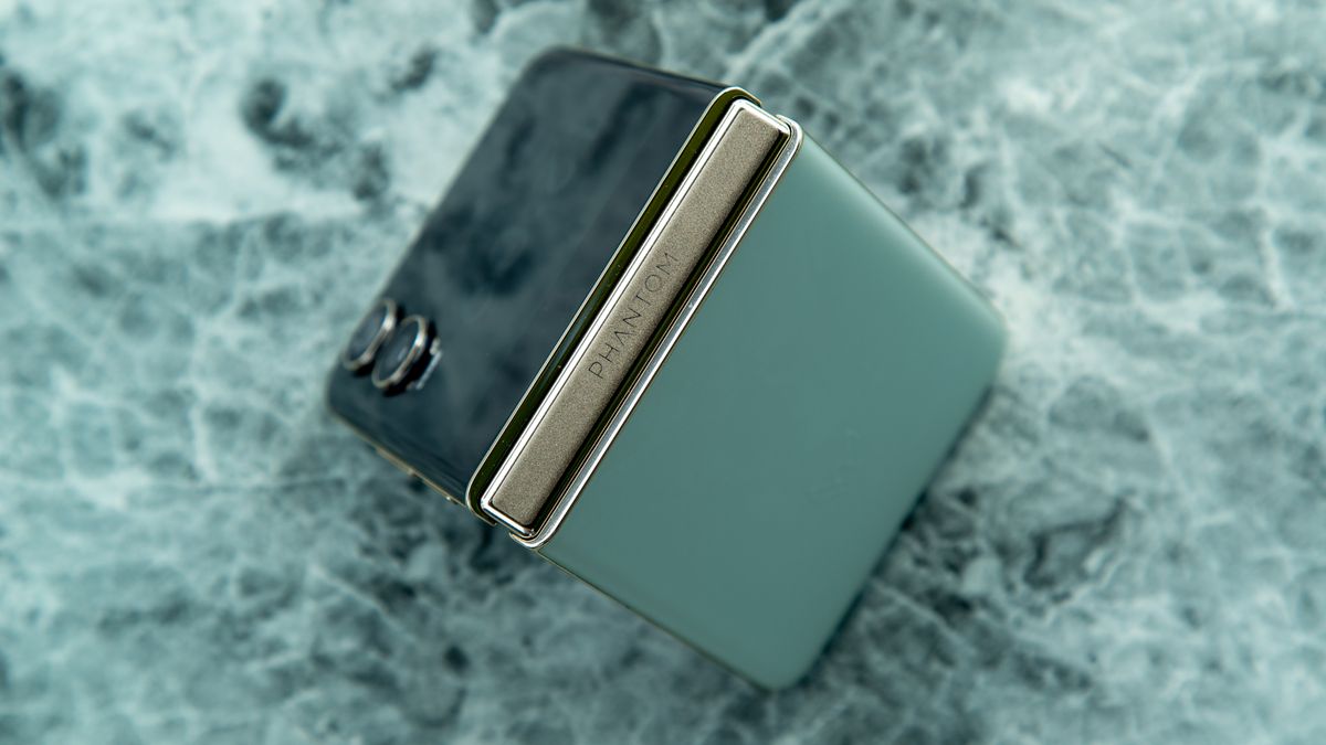 TECNO Phantom V Flip 2: An affordable flip phone for the rest of the ...