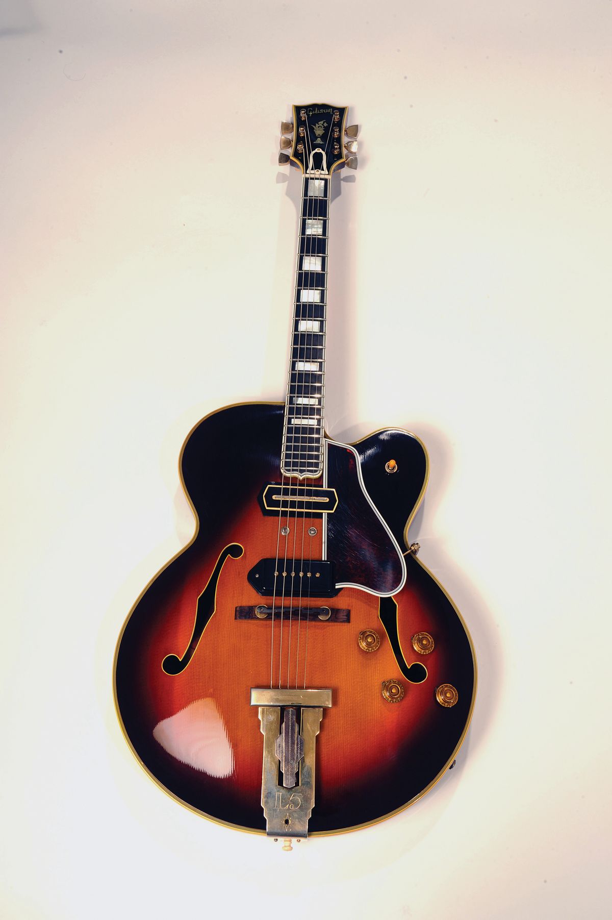 These Elegant Archtops Are Among the Rarest of Gibson’s Flagship ...
