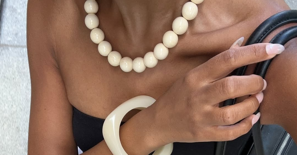 Everyone With Good Taste Is Wearing This Under-$10 Jewelry Trend in ...