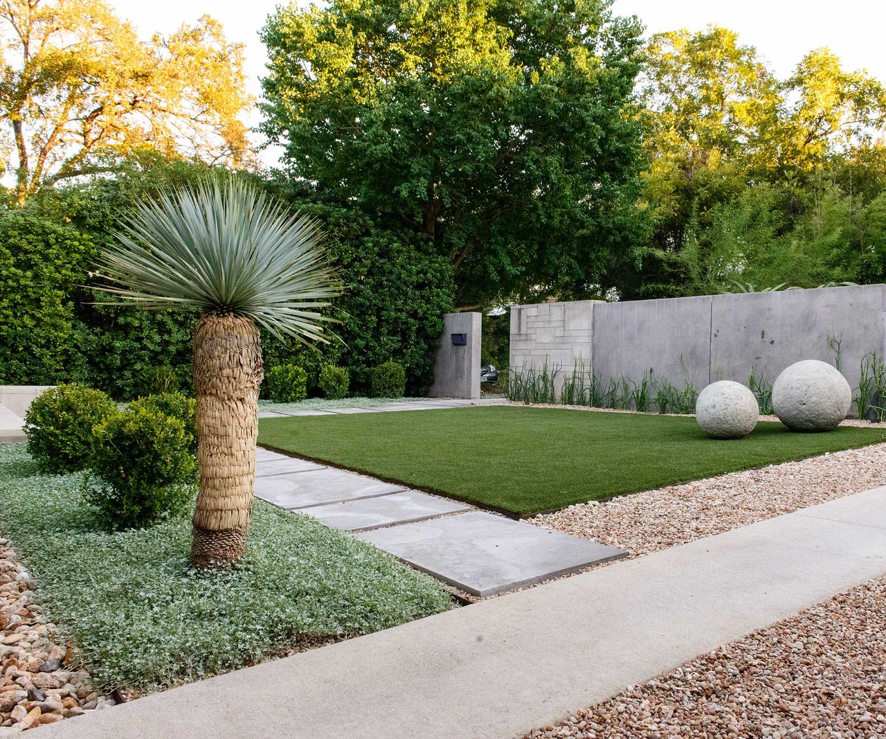 Modern front yard landscaping ideas: 13 contemporary looks | Homes and ...