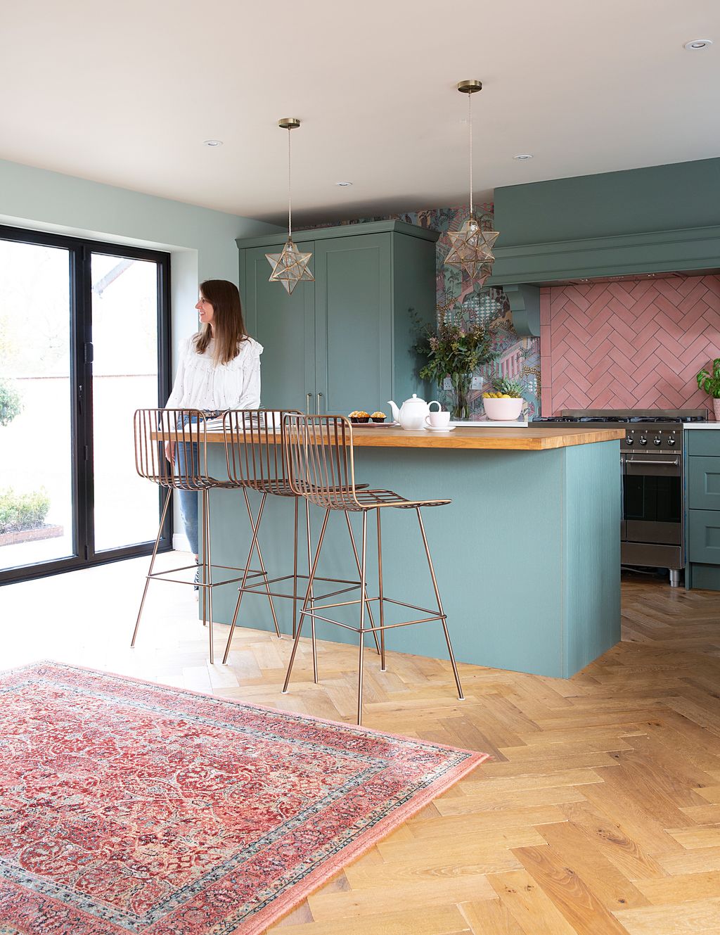 Before and after: Wow-factor wallpaper gives this kitchen a designer ...