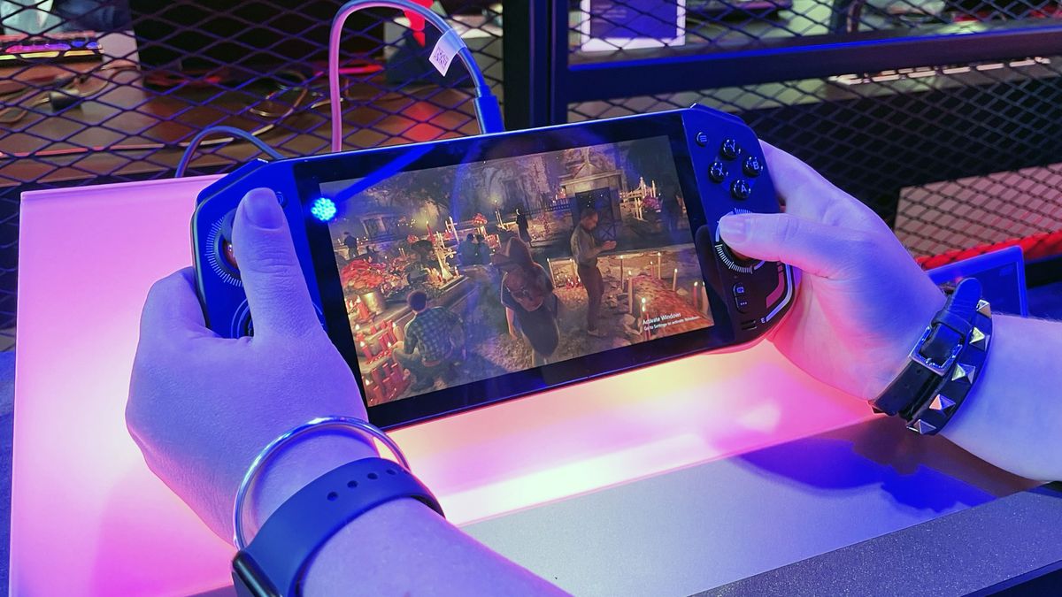 Put down that Windows gaming handheld! Wait 'til early 2025 | Laptop Mag