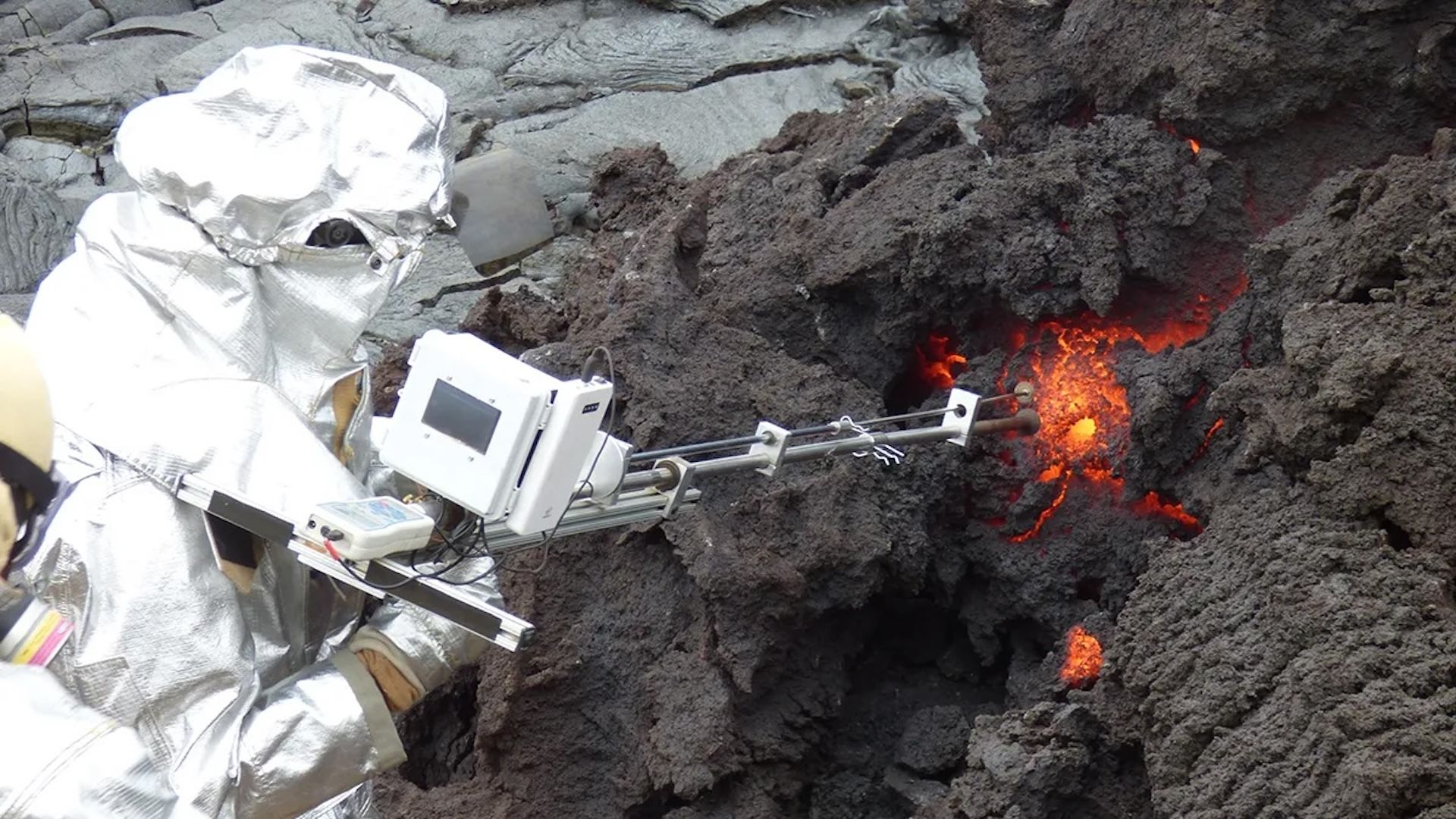 Weird new device measures how 'liquid' lava is | Live Science