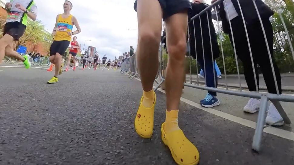 British runner claims world record for running a marathon in Crocs ...