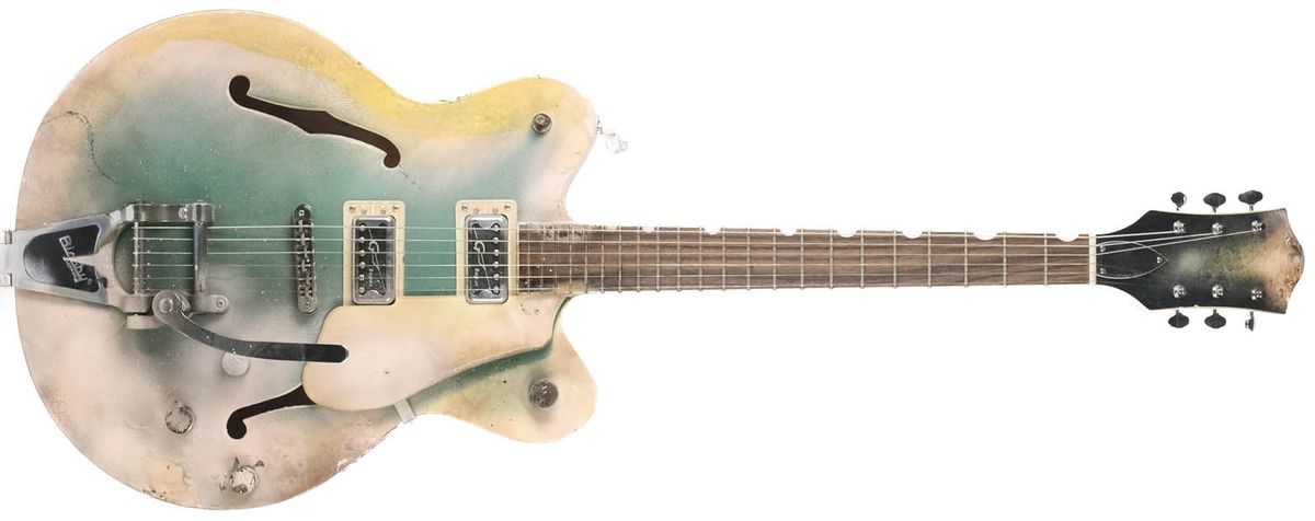 Billie Joe Armstrong is selling off heaps of gear as Green Day Official ...