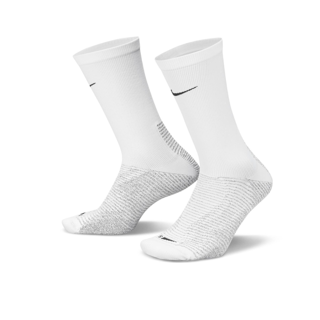 Best grip socks for soccer: Improve your game with enhanced traction ...