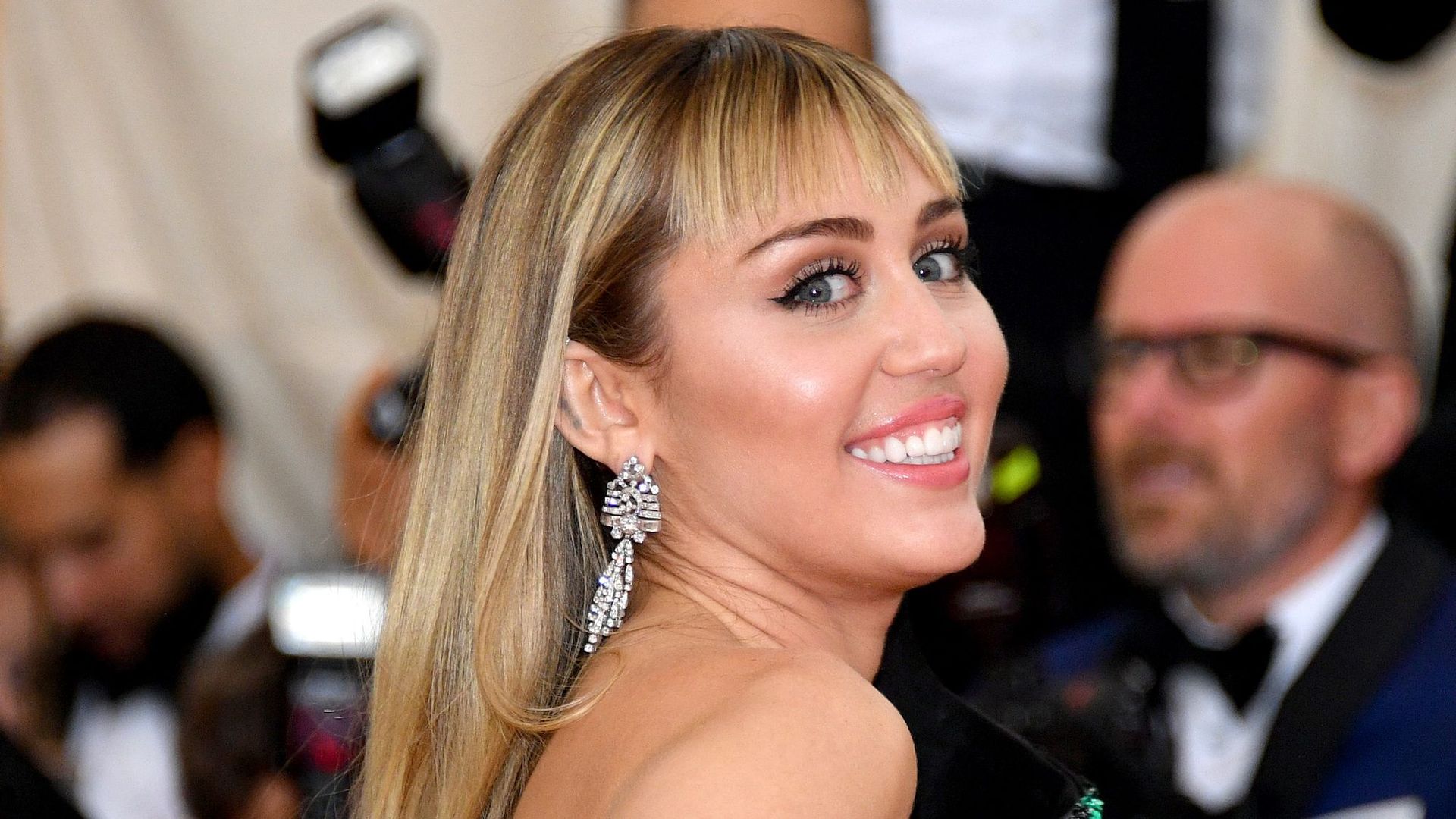 Miley Cyrus Celebrated the 10 Year Anniversary of Her Bong Video ...