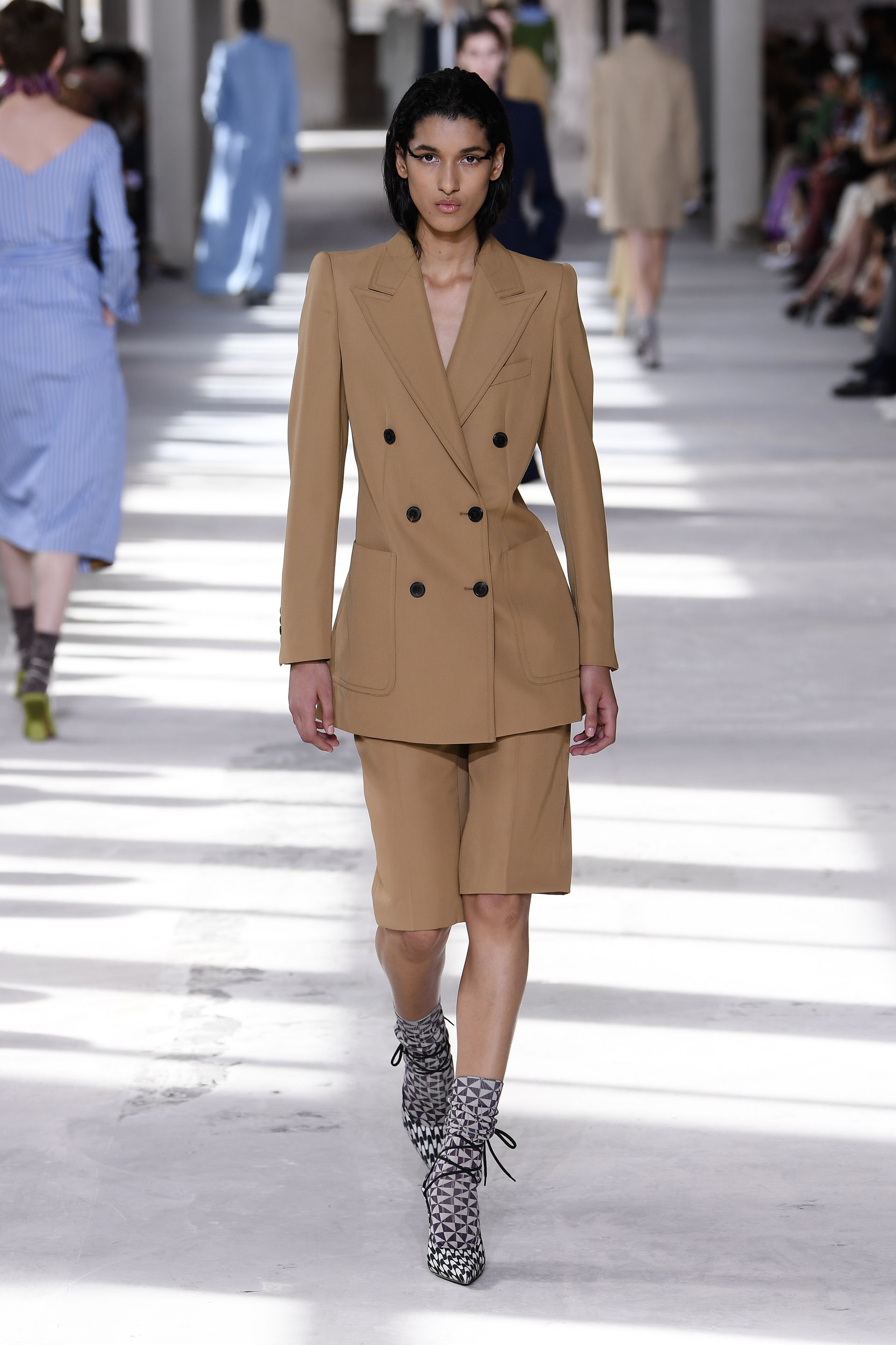 Power Dressing: The Ultimate Guide To Nail The Trend This Season ...